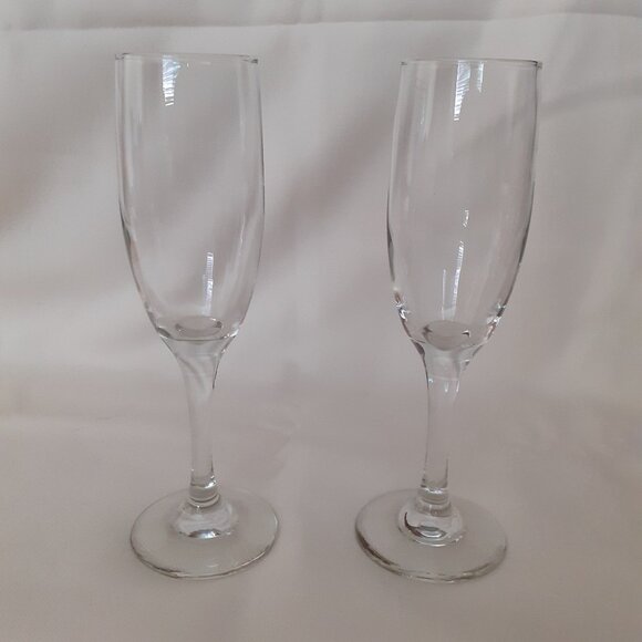 Dining | Pair Of Simple Crystal Champagne Flutes Euc | Poshmark